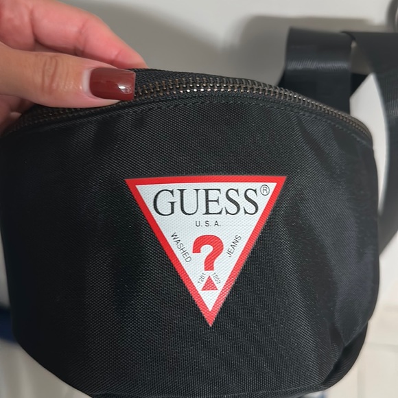 Guess | Bags | Gently Used Guess Fanny Bag | Poshmark
